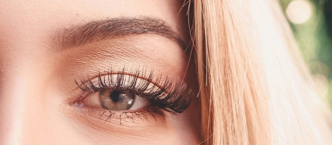 Peut-on se faire des extensions de cils soi-même ? DIY Lash Extensions - Lash Masterclass