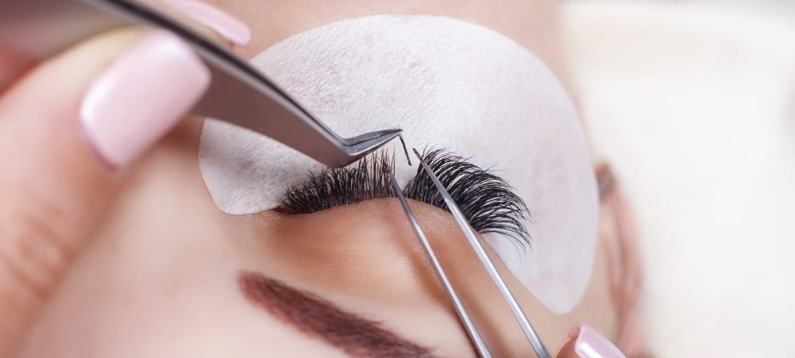 Comment fonctionnent les extensions de cils ? - Lash Masterclass
